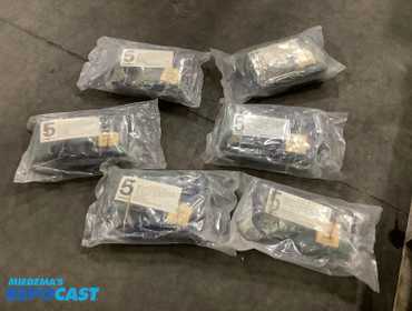 Repocast.com® | Lot of (3) Medium Army Issue Camo...