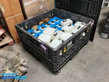 Repocast.com® | Folding plastic Gaylord full of...