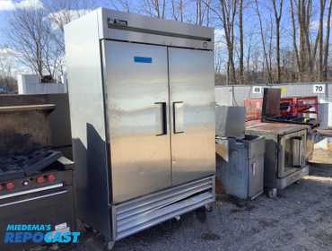 Repocast.com® | true 2 door freezer T-49F with 6...