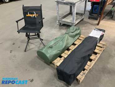 Repocast.com® | Lot of (3): : (1) Muddy portable chair...