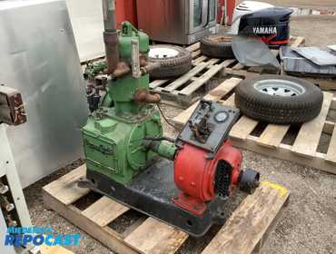 Repocast.com® | Antique Hit and Miss Era Genco light...