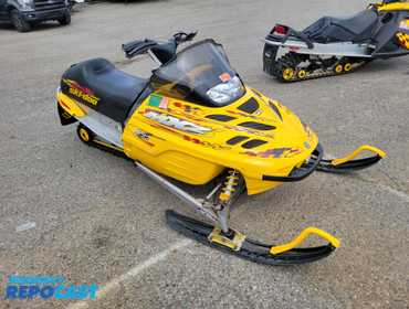 Repocast.com® | 2002 SKI-DOO MXZ 800 Snowmobile