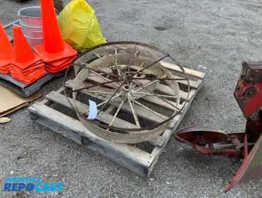 Repocast.com® | Lot of (2) 30" steel farm wheels and ...