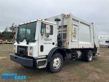Repocast.com® | 2005 Mack MR688P Rear Load Packer...
