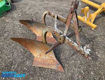 Repocast.com® | Ferguson 2 bottom plow 3 three point...