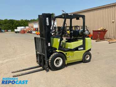 Repocast.com® | Clark CGP25 Pneumatic Tire Forklift