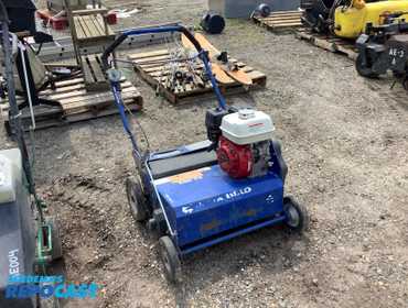 Repocast.com® | (1) 22 in. BlueBird Seeder 30-lb...