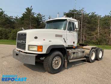 Repocast.com® | 1997 MACK CL713 Semi 1M2AD62Y9VW004918