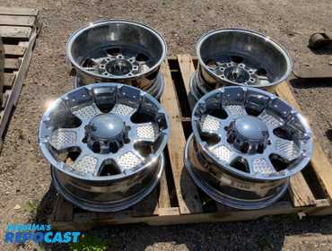 Repocast.com® | Lot of (4) 8-Lug Chrome wheels -fits...