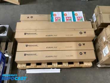 Repocast.com® | Skid Lot of Everline (8) T8 LED Lamps...