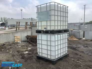 Repocast.com® | Lot of (2) Mauser 250+ gallon IBC...