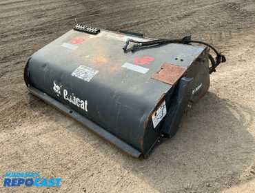 Repocast.com® | 2018 Bobcat 72” Sweeper Skid Steer...