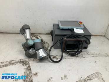 Repocast.com® | universal robot UR3 with controller...