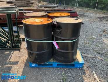 Repocast.com® | Lot of 4- Steel 50 Gallon barrels....