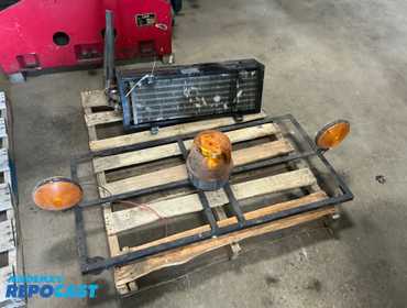 Repocast.com® | Lot of (1) Blue Bird Body Co....