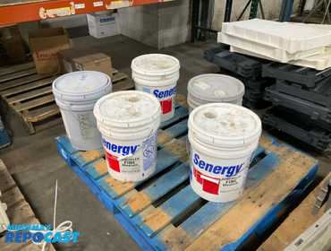 Repocast.com® | Lot of (2) Buckets of Senergy...