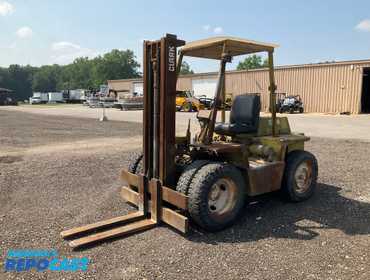 Repocast.com® | Clark IT40 Gas Engine Forklift