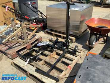Repocast.com® | Lot of (1) MoJack EZ lift, comes with...