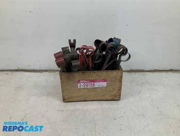 Repocast.com® | Box of (18) Vintage Shear Clippers