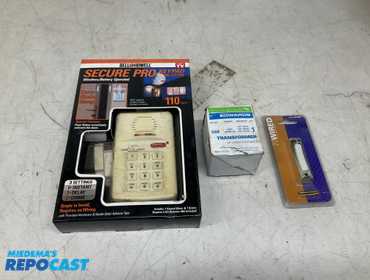 Repocast.com® | Lot of (3) Miscellaneous Building...