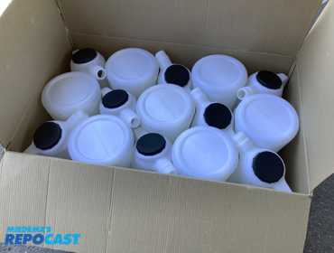 Repocast.com® | 2 cases of 1 gallon jugs with spouts