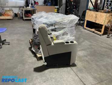 Repocast.com® | Pallet of 15 New RV Center Storage...