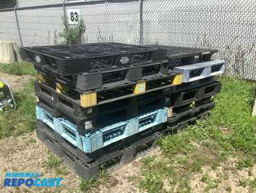 Repocast.com® | Lot of (14) uline black and blue...