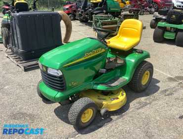 Repocast.com® | John Deere LT160 tractor Riding Lawn...