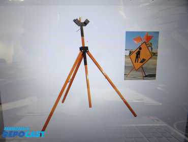 Repocast.com® | lot of (4) new dicke tri-pod sign...