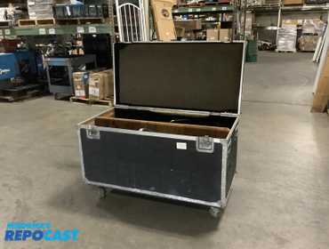 Repocast.com® | Large latchable road case on casters...