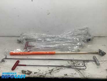 Repocast.com® | Lot of (11) Fifth Wheel Pullers, a...