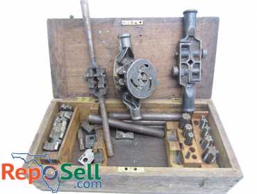 Reposell.com | F. Armstrong Vintage Pipe Threading Set...