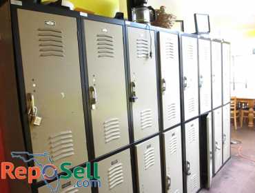 Reposell.com | (2) Locker Units With (16 Total)...