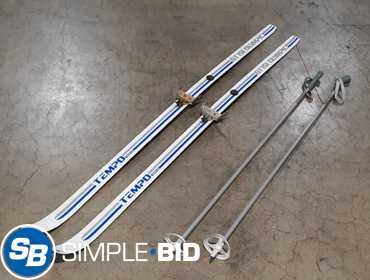 SimpleBid Inc. | GT151 Olympic Tempo Fiberglass Skis